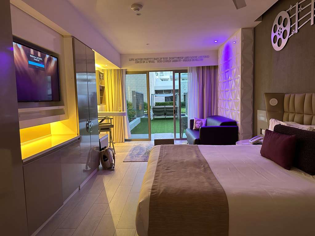 Planet Hollywood Hotels & Resorts - Francis Laplante